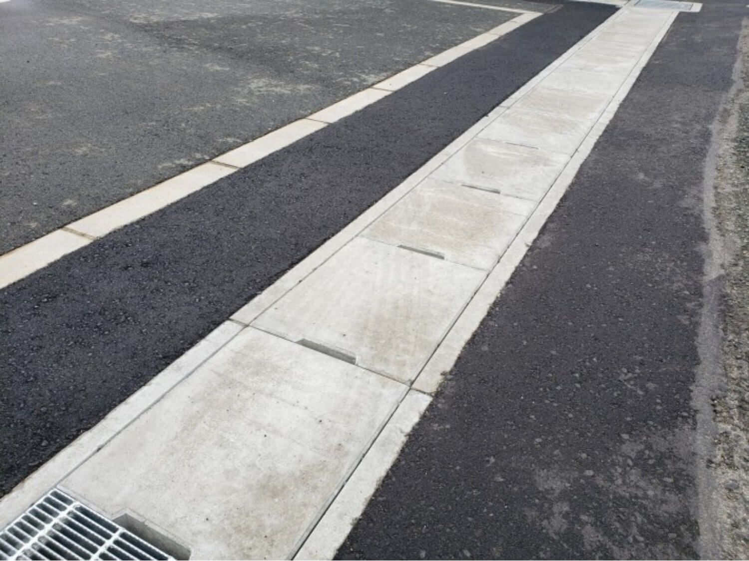 Mương Thoát Nước Mưa Chịu Tải Trọng Lớn - Heavy-duty Concrete Trench ...