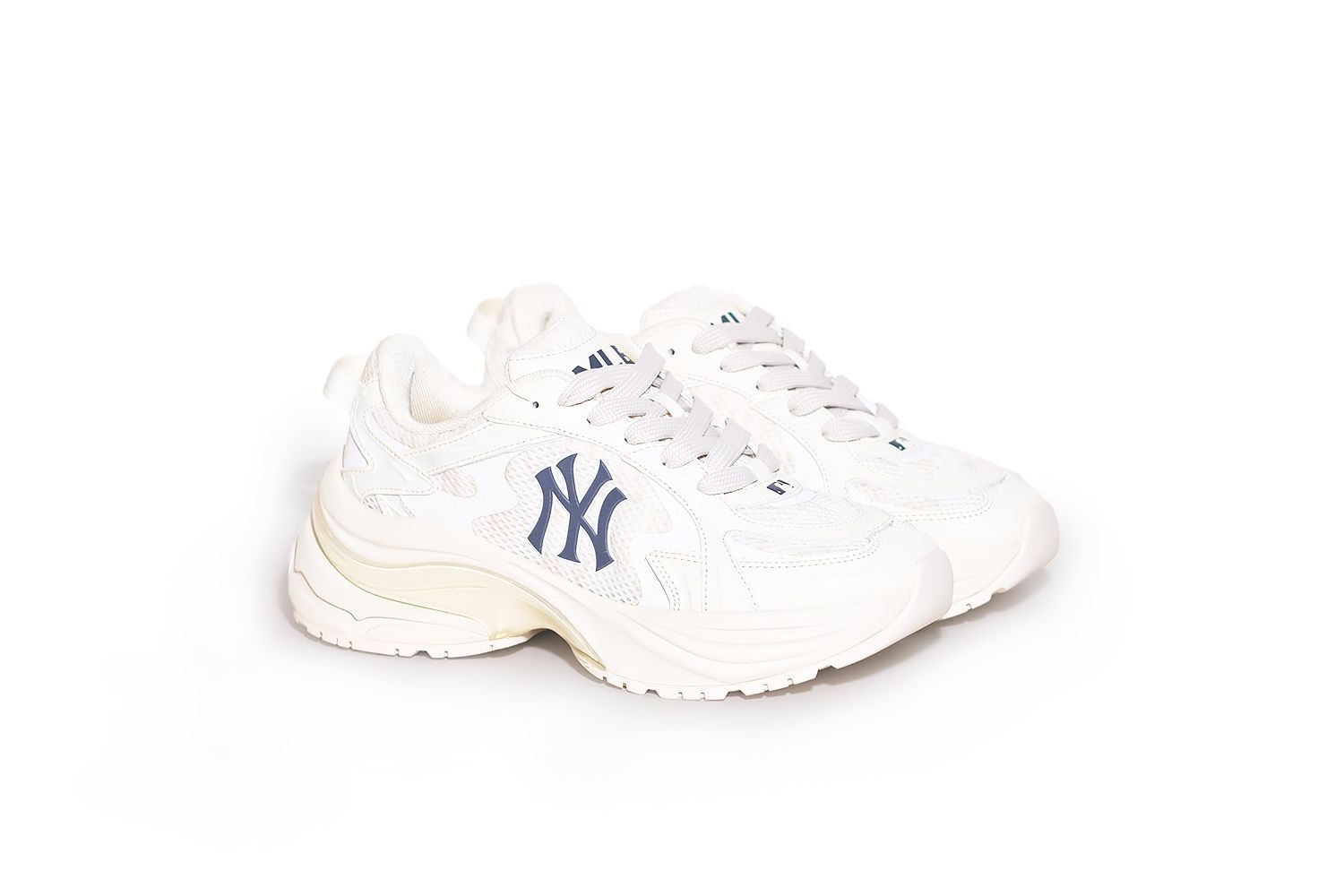 Giày MLB chính hãng Curve Runner Monogram Yankees Beige 3ARNSPL5N-50BG ...