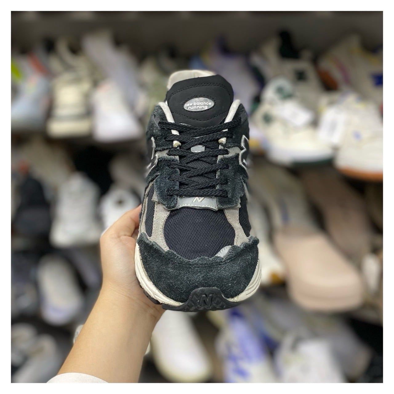 G2h New Balance 2002R 'Protection Pack - Black Grey' - 42 - Giày Bám Bụi