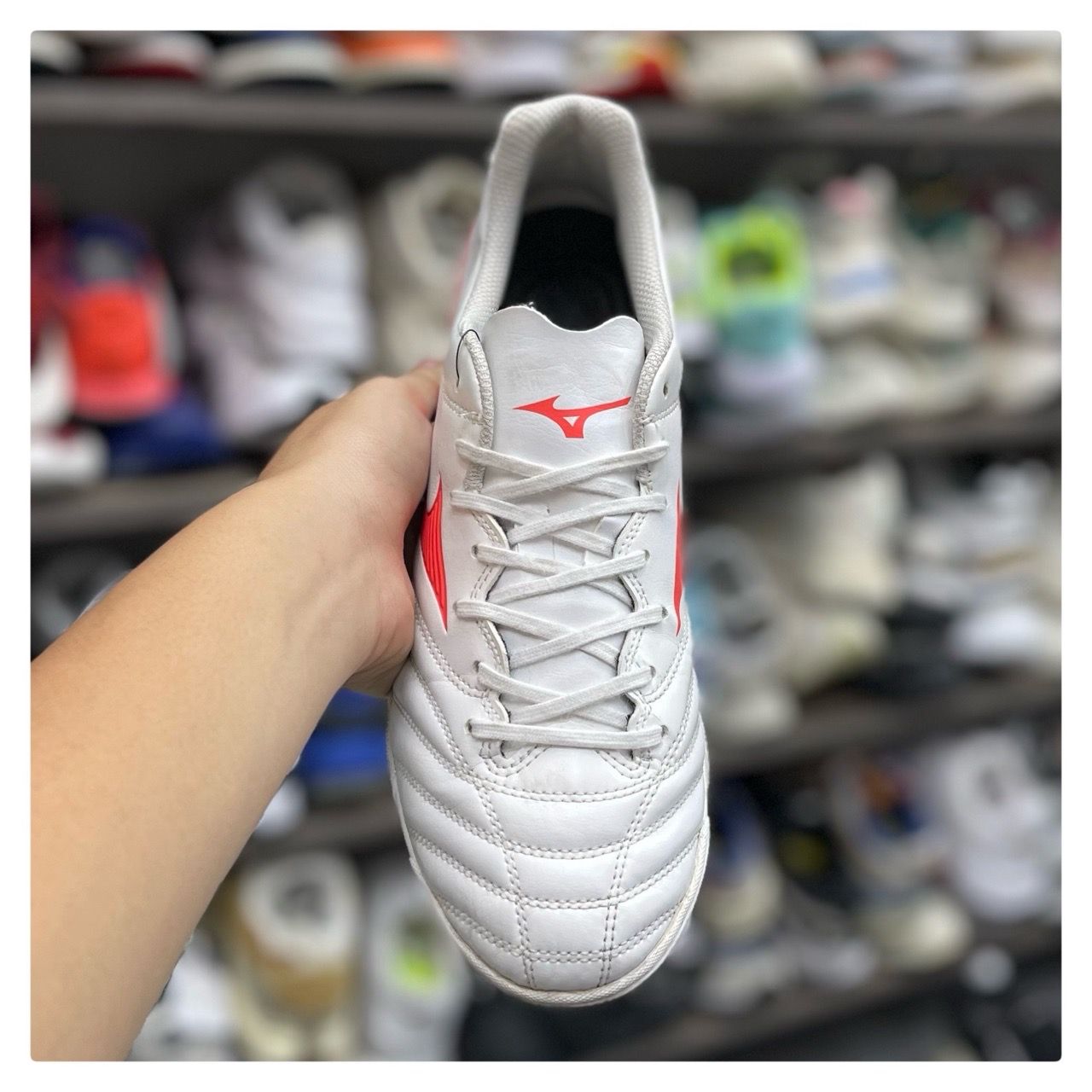 G2h Mizuno Monarcida Neo White Team Red - 41 - Giày bám bụi