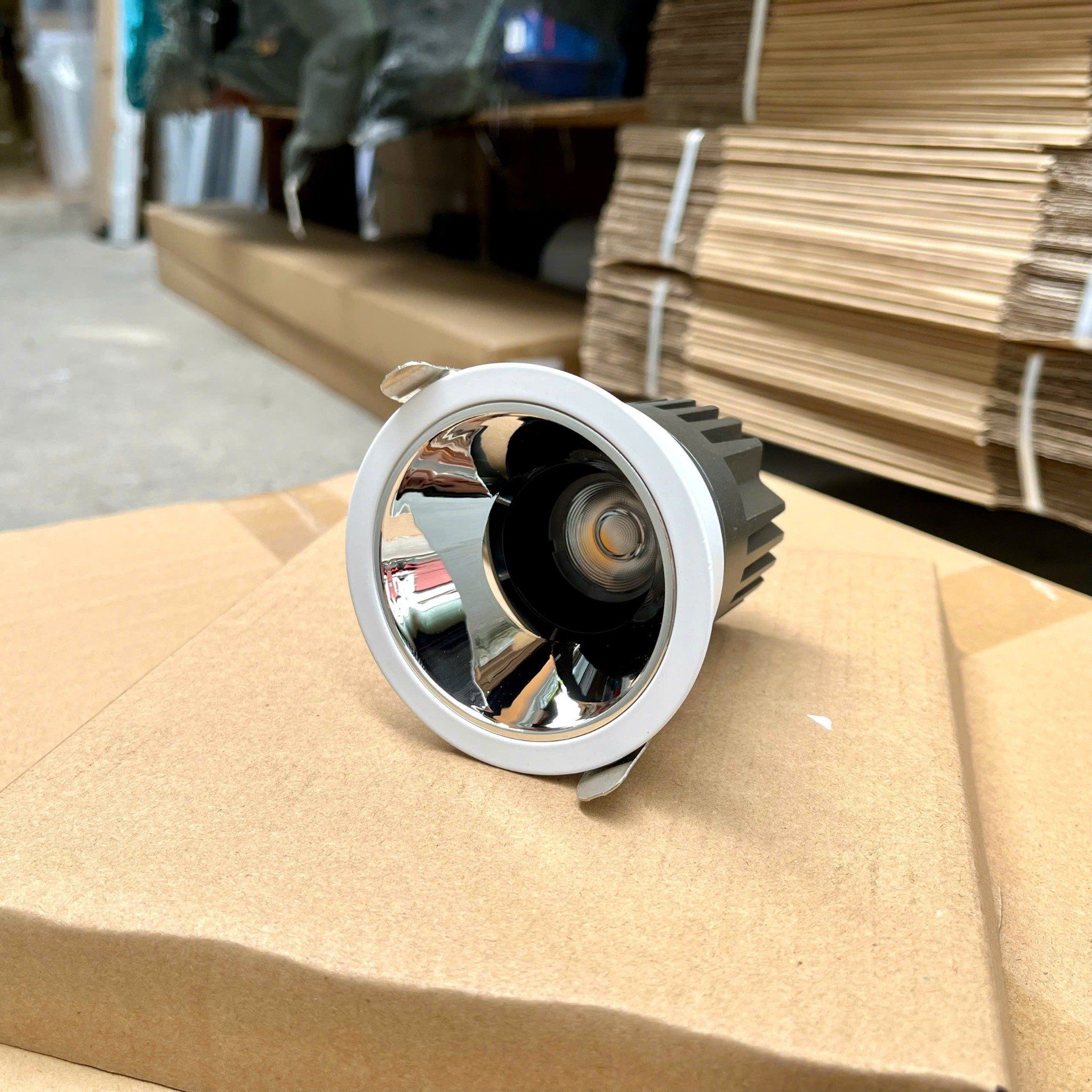 COMI SPR06 – Chiếu Sáng Việt