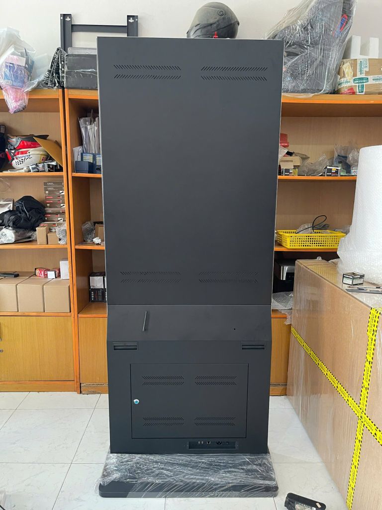 Màn hình quảng cáo chân đứng C43A