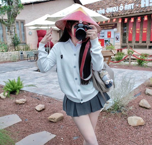 Áo khoác cadigan mỏng thêu tim siu dễ thương - TRẮNG - S6 (HÀNG SALE L ...