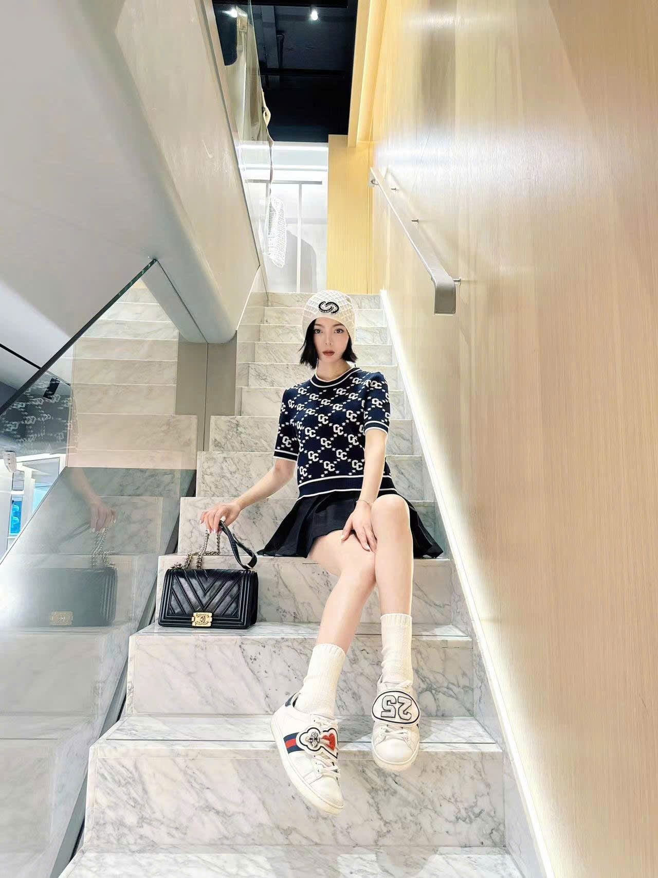 Áo len ngắn tay full logo - xanh navy – Chester Charles