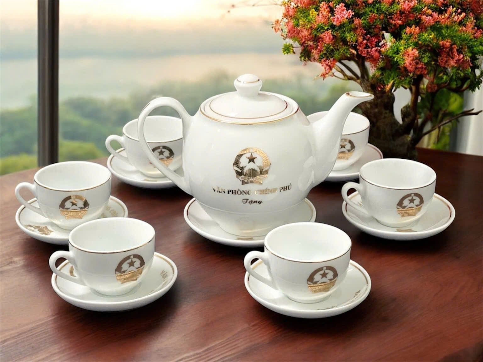 Bộ ấm chén dáng Minh Long 600ml in chữ Văn phòng Chính phủ – Tún Decor