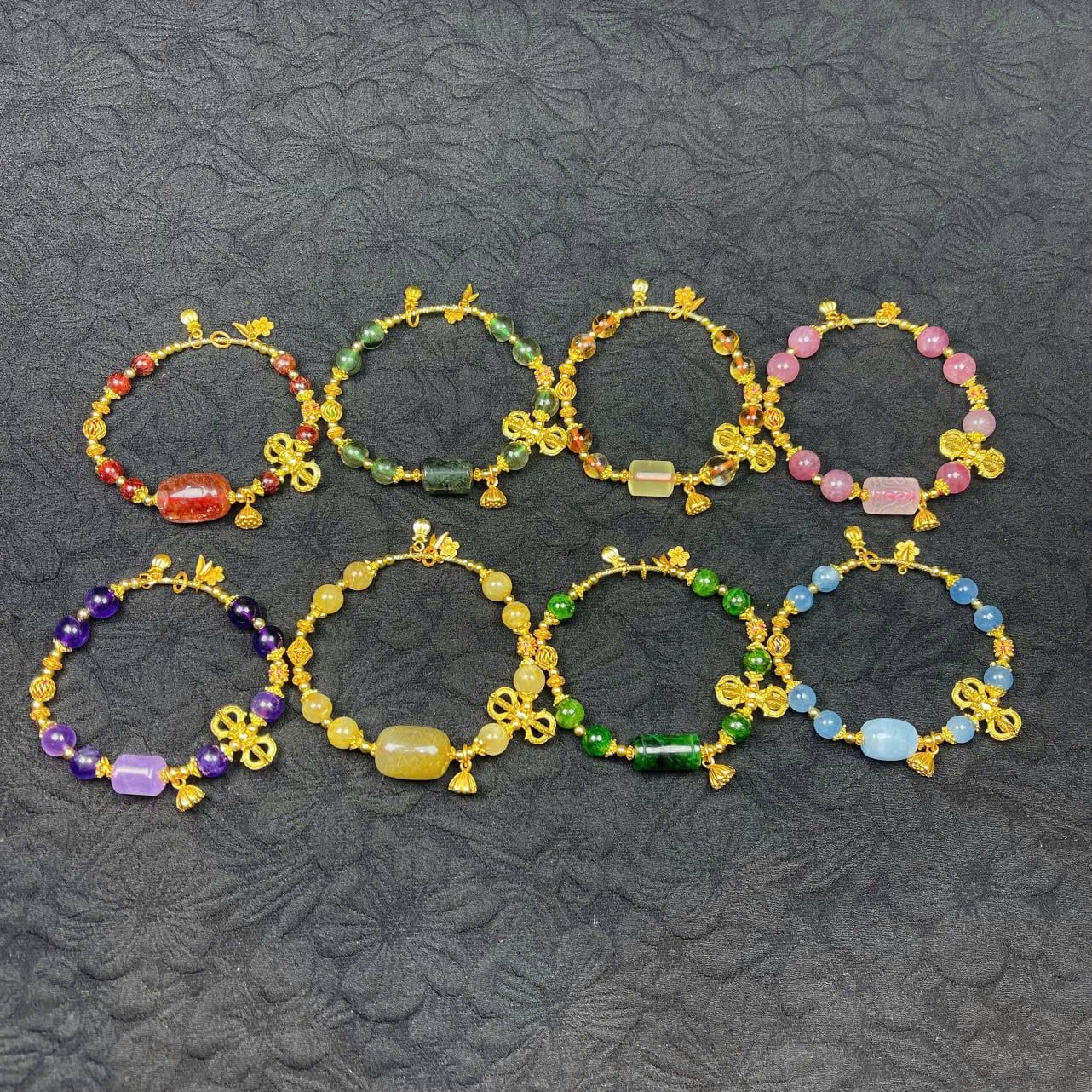 Lắc bạc xi vàng lu thống đá phong thủy tự nhiên cao cấp – Tún Decor