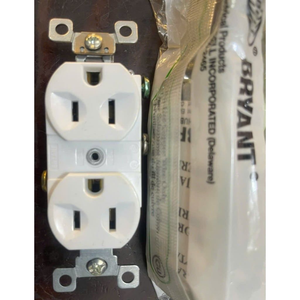Ổ ĐIỆN BRYANT(CR15-BW) MÀU TRẮNG Hubbell Electrical Products – Phụ Kiện ...