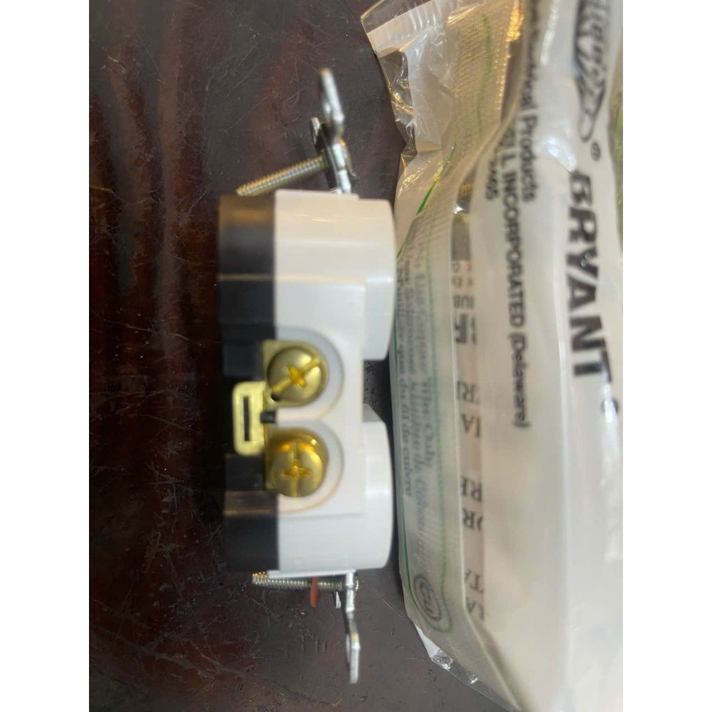 Ổ ĐIỆN BRYANT(CR15-BW) MÀU TRẮNG Hubbell Electrical Products – Phụ Kiện ...