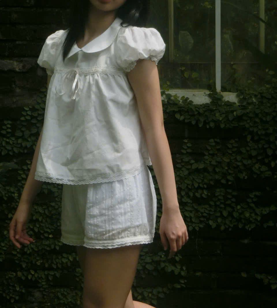 Mina White Top – DAWN