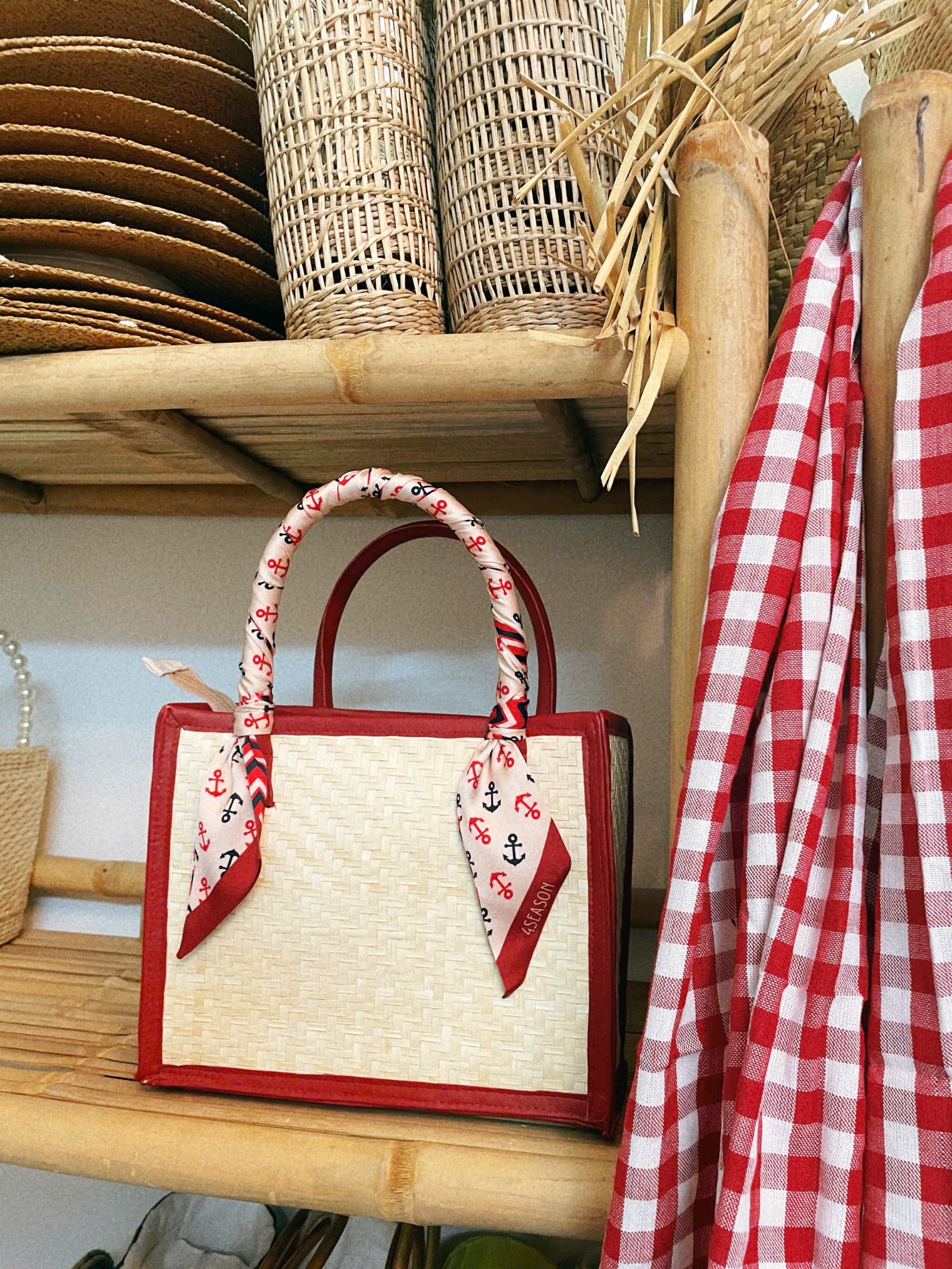 Túi Red Velvet Mix Khăn Lụa Zigzag Mỏ Neo 4SEASON – LÁ TINY