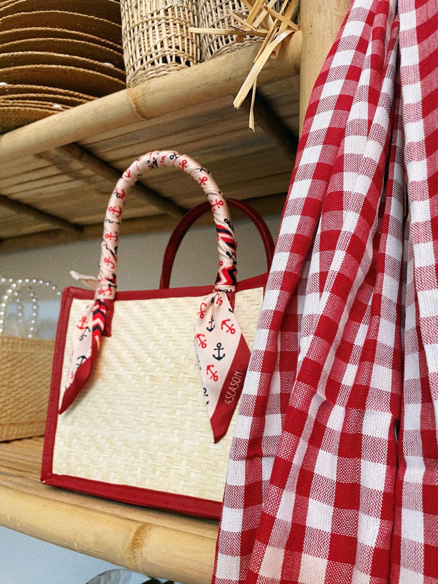 Túi Red Velvet Mix Khăn Lụa Zigzag Mỏ Neo 4SEASON – LÁ TINY