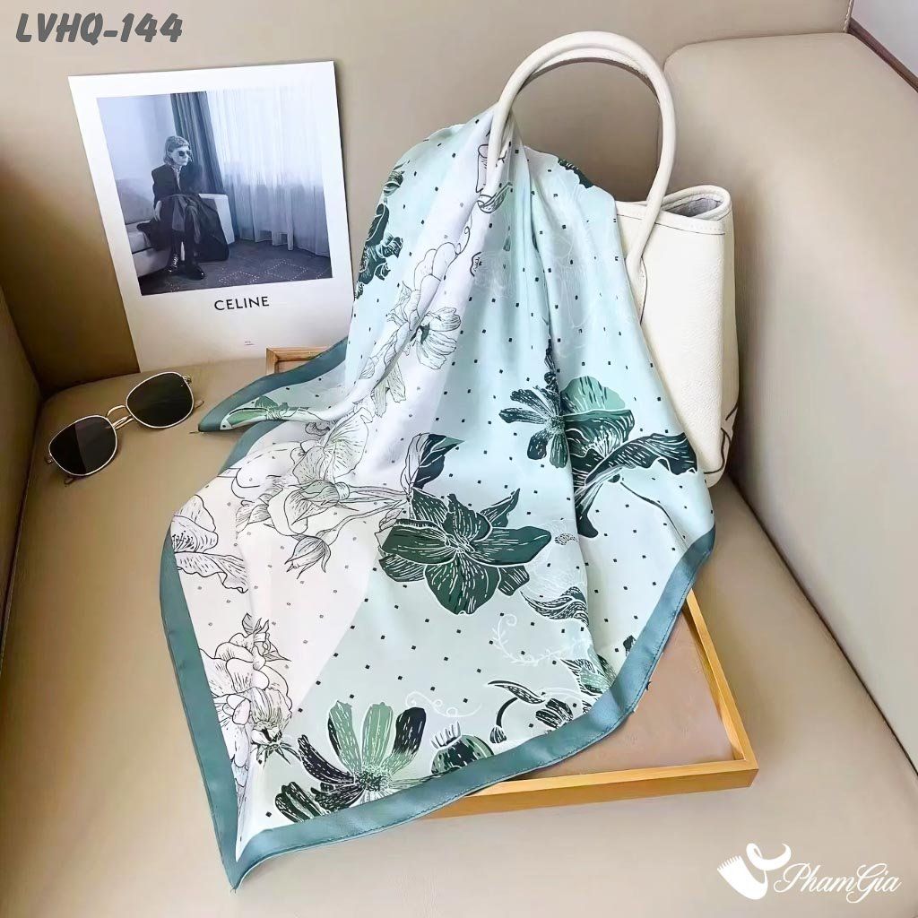 Khăn Lụa Vuông 70*70Cm Phong Cách Hàn Quốc Họa Tiết Hoa Lily Viền Xanh– Khăn choàng Phạm Gia