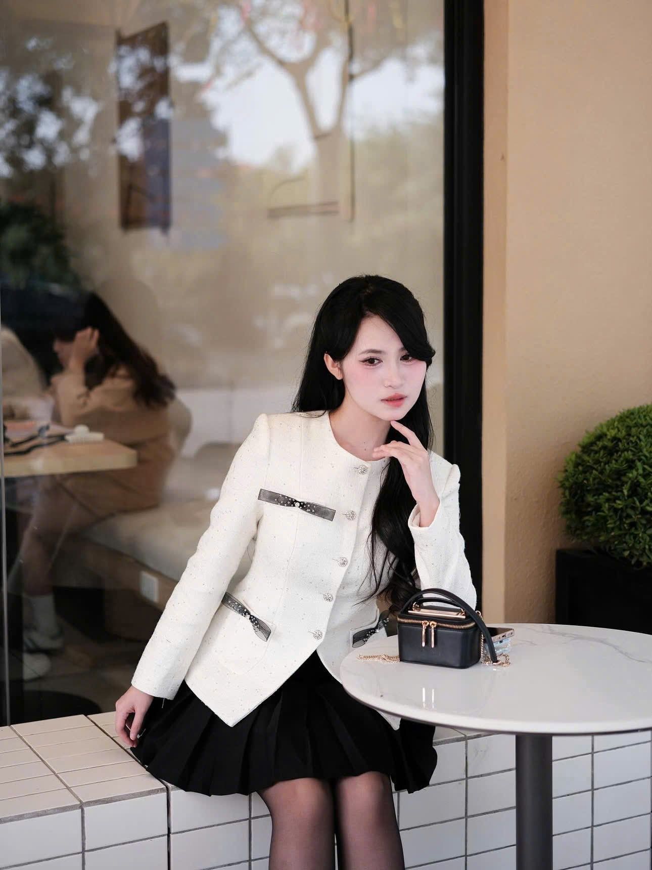 VGU2373 - SET ÁO TAY DÀI ĐÍNH NƠ - CHÂN VÁY NGẮN – LEARA